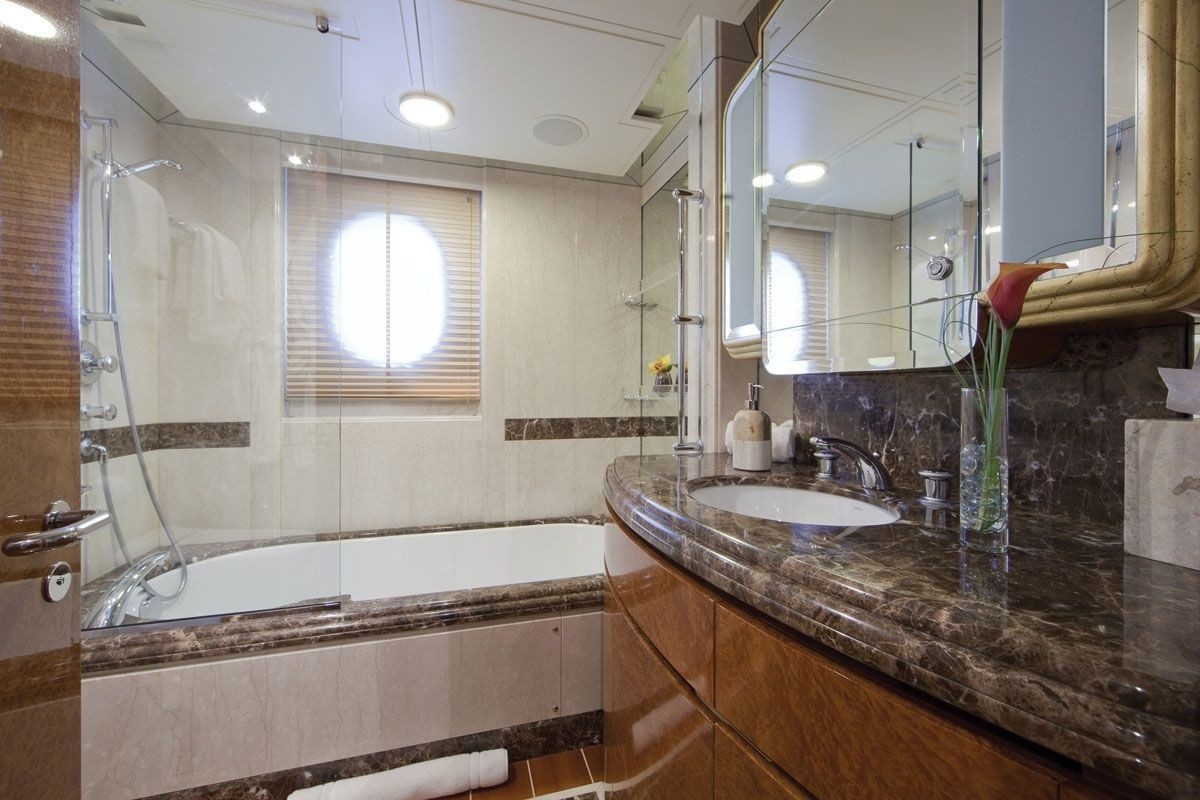 Yacht PRINCESS TOO, Feadship | CHARTERWORLD Luxury Superyacht Charters